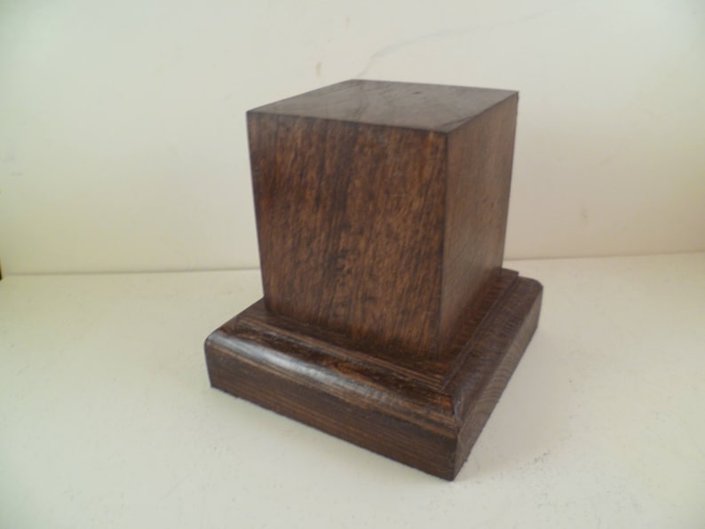 Socle en bois pour figurines carré fabriqué avec du hêtre et du chêne ...