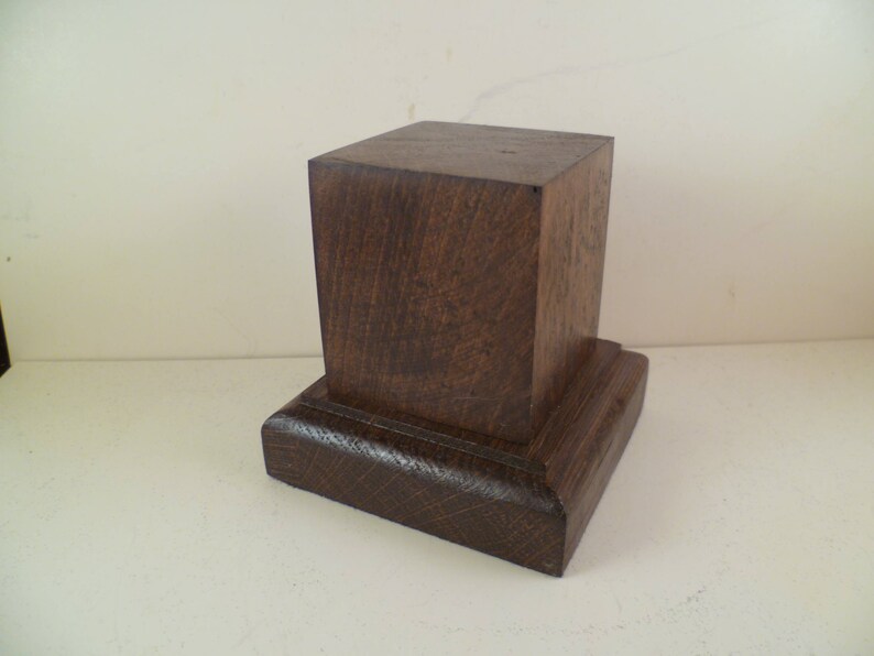 Socle en bois pour figurines carré fabriqué avec du hêtre et du chêne ...