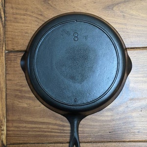 Lodge 1 Notch #8 Cast Iron Skillet. - Etsy