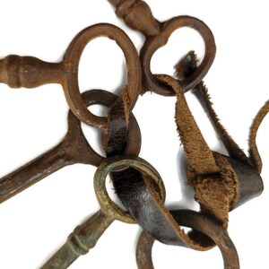 5 Rare Decorative Old European Skeleton Keys, Decorative Old Rusty Keys ...