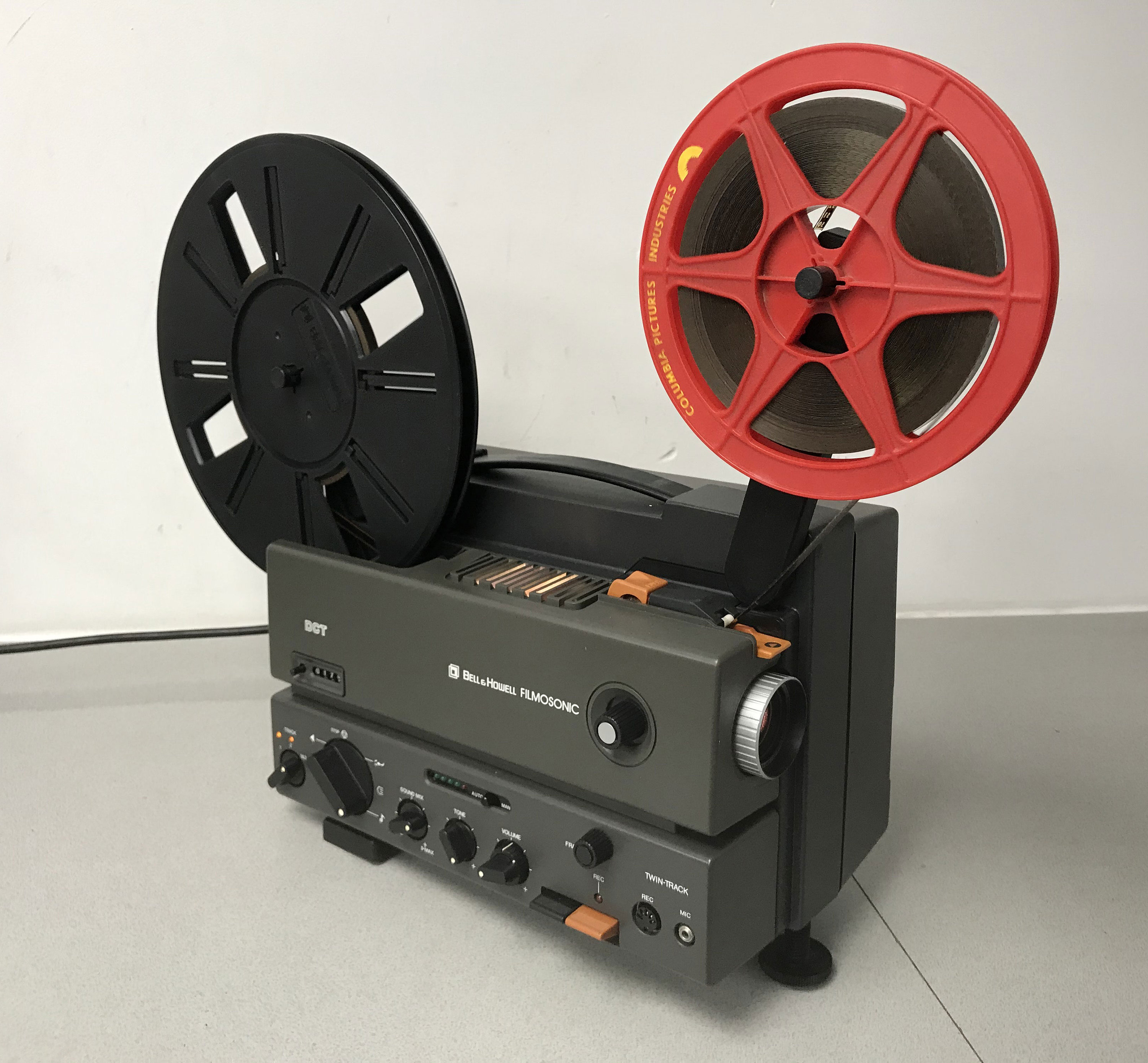 Bell & Howell Filmsonic DCT Twin Track Sound SUPER 8 Cine PROJECTOR ...