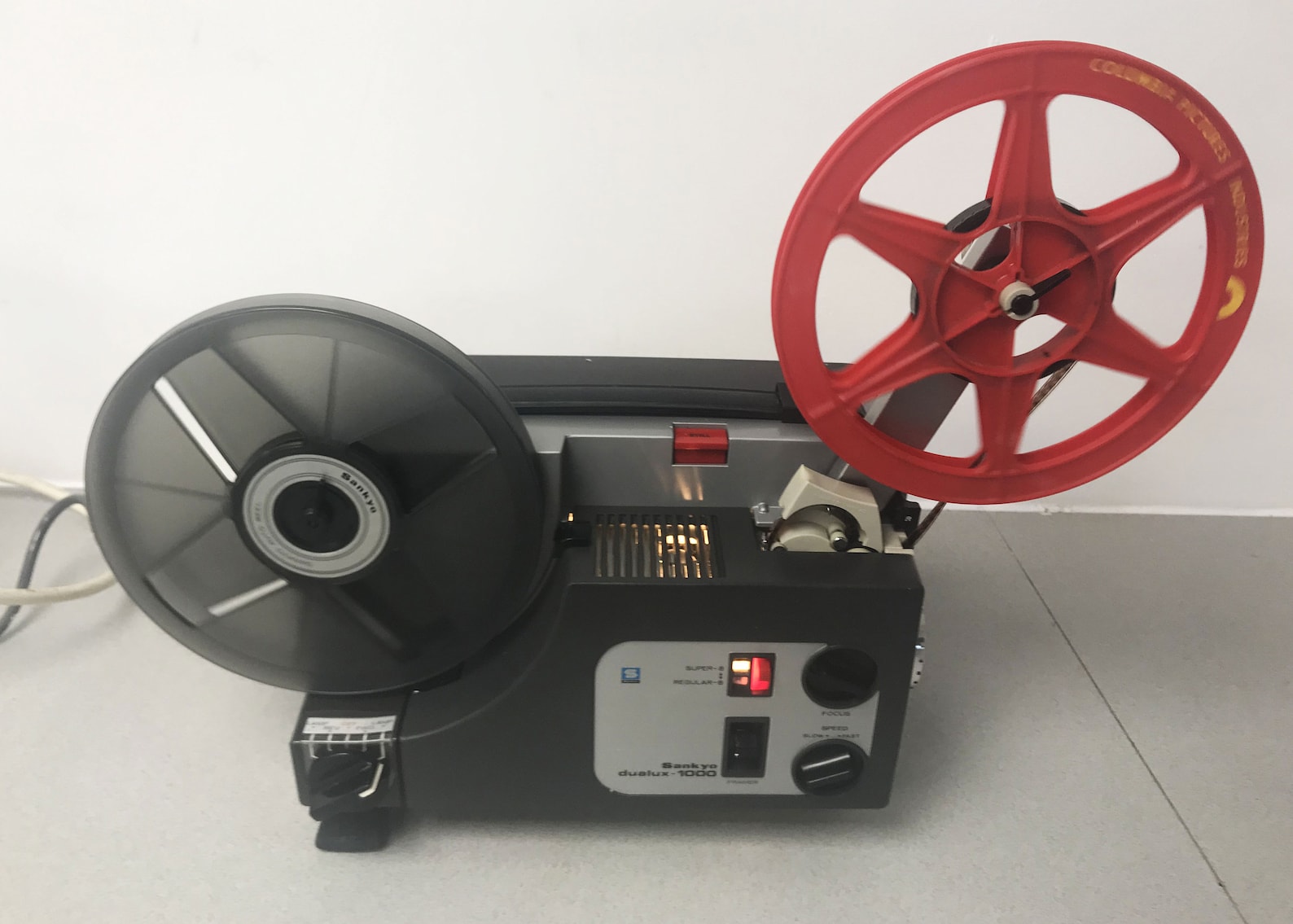 Sankyo Dualux 1000 Dual SUPER 8 8MM Variable Speed Cine Projector ...