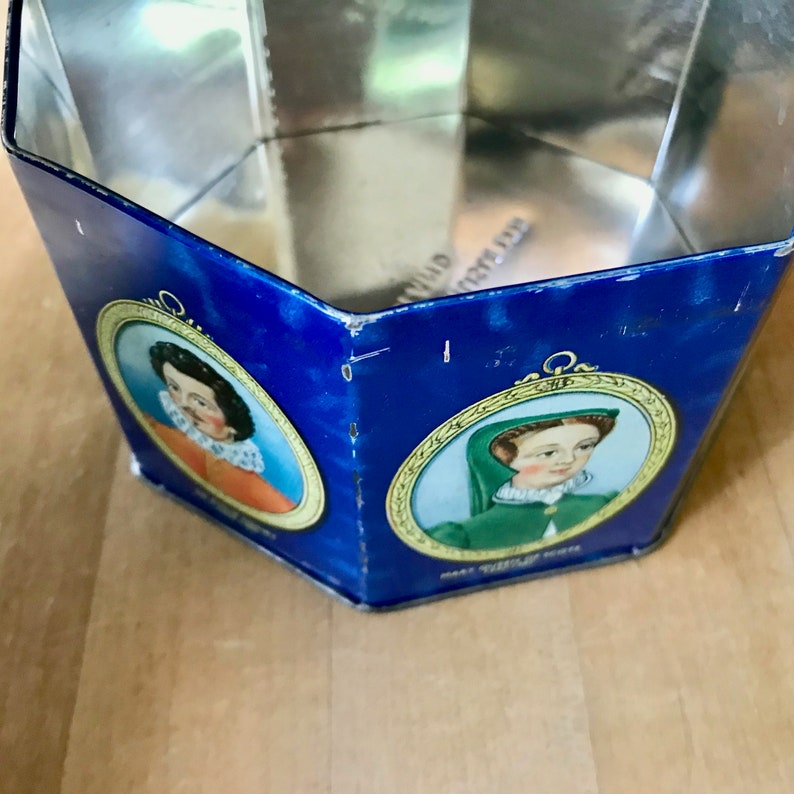 Vintage English Royalty Octagon Shaped Biscuit Tin by Carrs of - Etsy