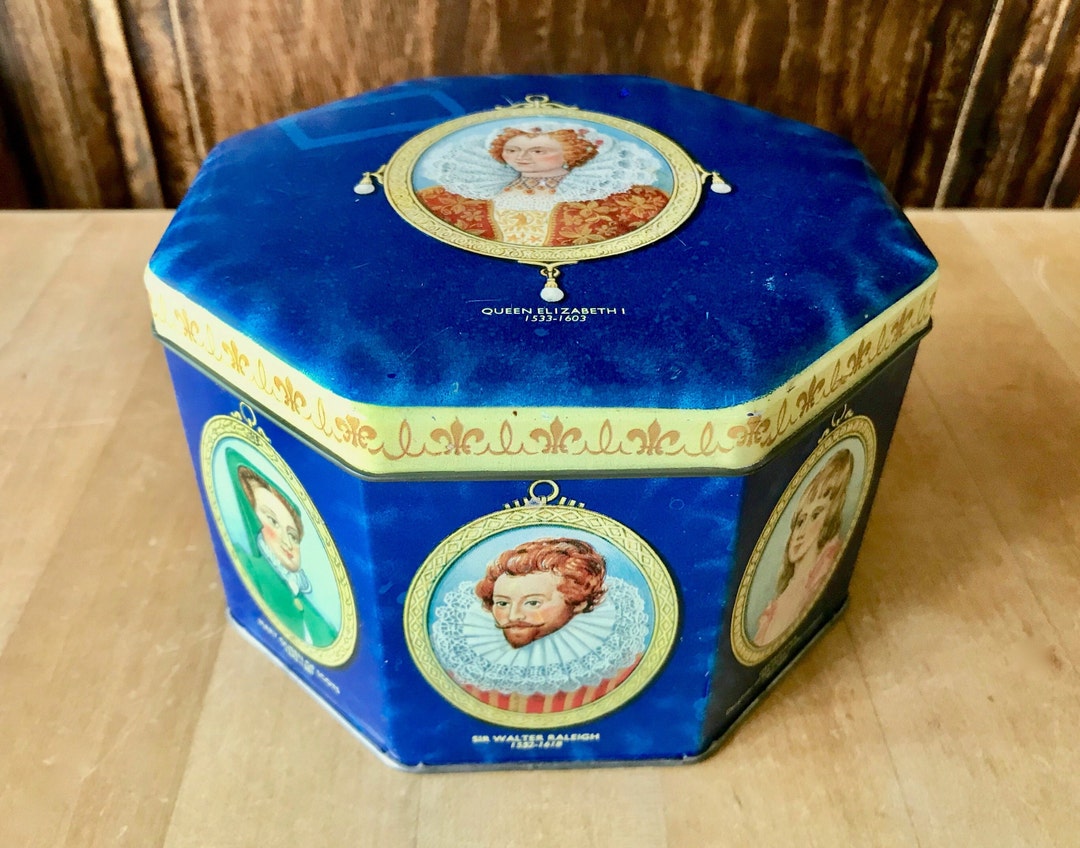 Vintage English Royalty Octagon Shaped Biscuit Tin by Carrs of Carlisle ...