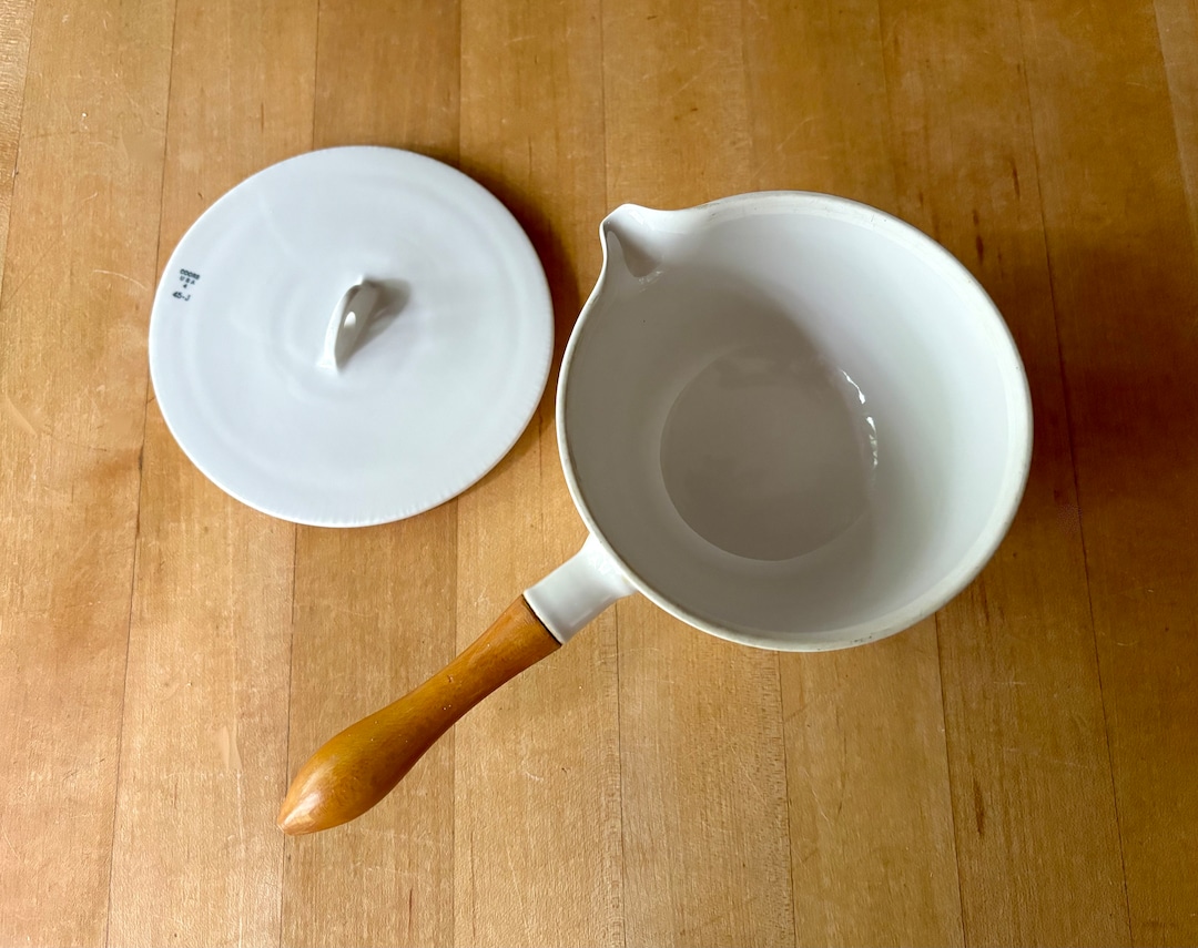 Coors Porcelain Lab Ware Measuring Cup With Pouring Spout, Lid and ...