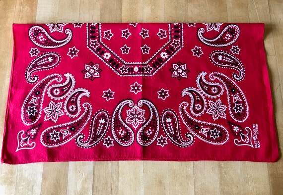 Vintage American 1950's Red Bandana Elephant Trunk Up… - Gem