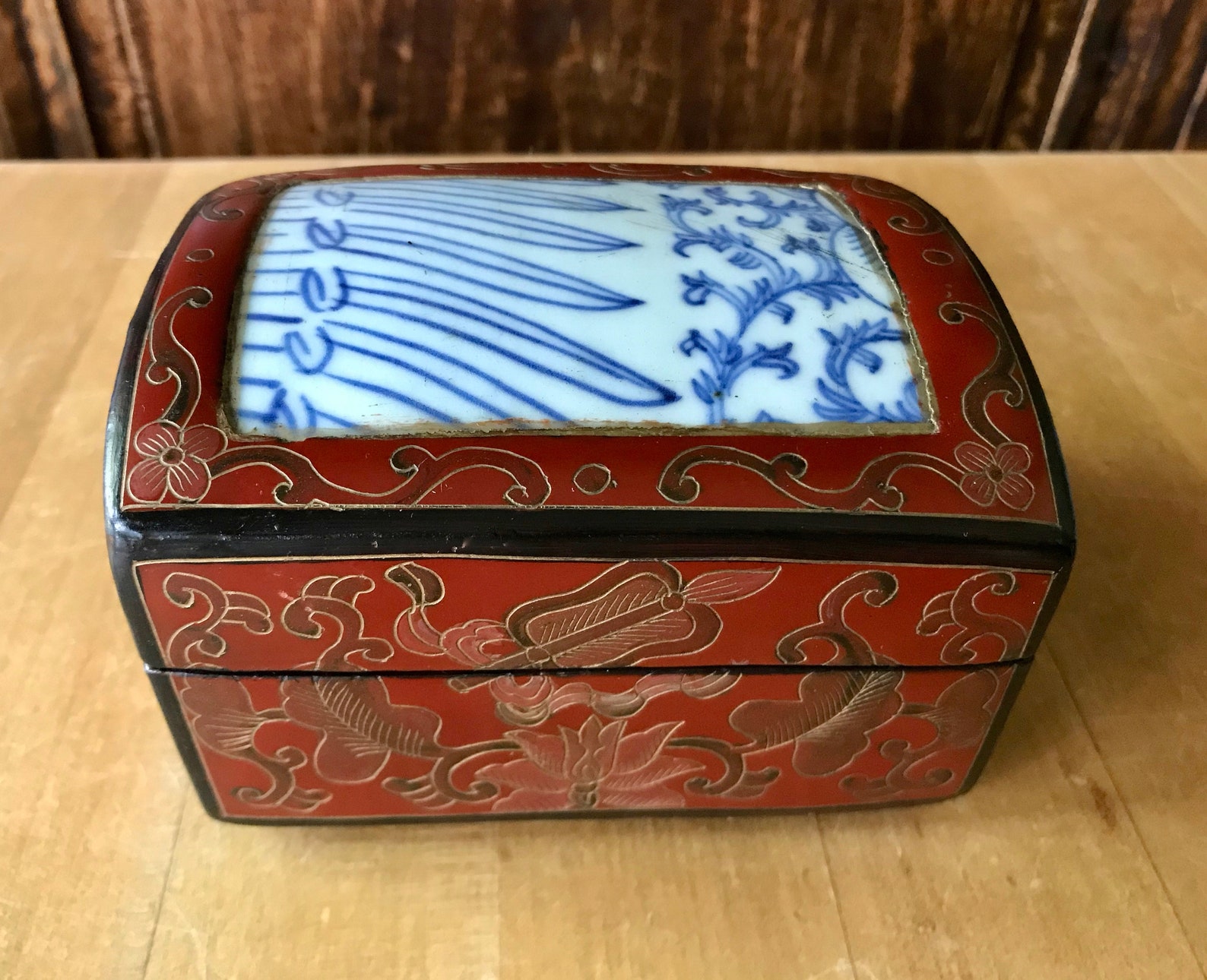 Chinese Red Lacquer Wood Box With Inlaid Blue and White Porcelain Shard ...