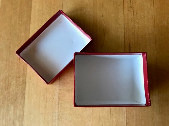 Red Treasure Chest Jewelry Presentation Box with Orig… - Gem