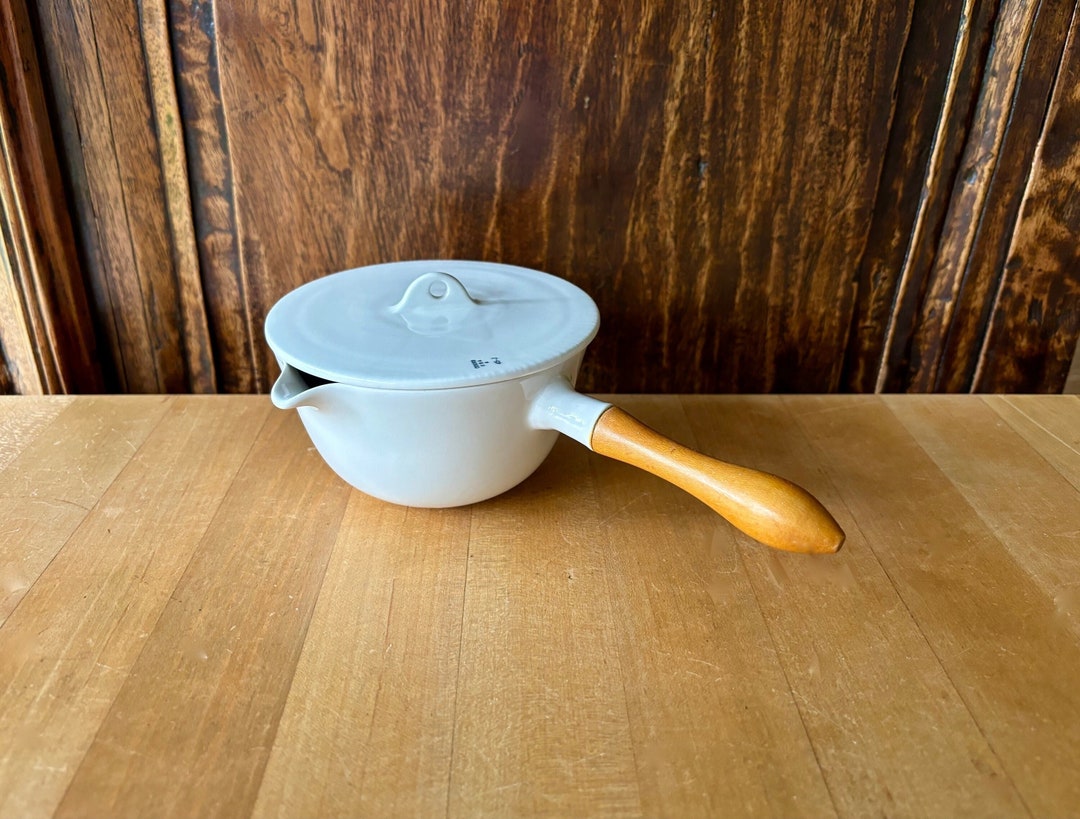 Coors Porcelain Lab Ware Measuring Cup With Pouring Spout, Lid and ...