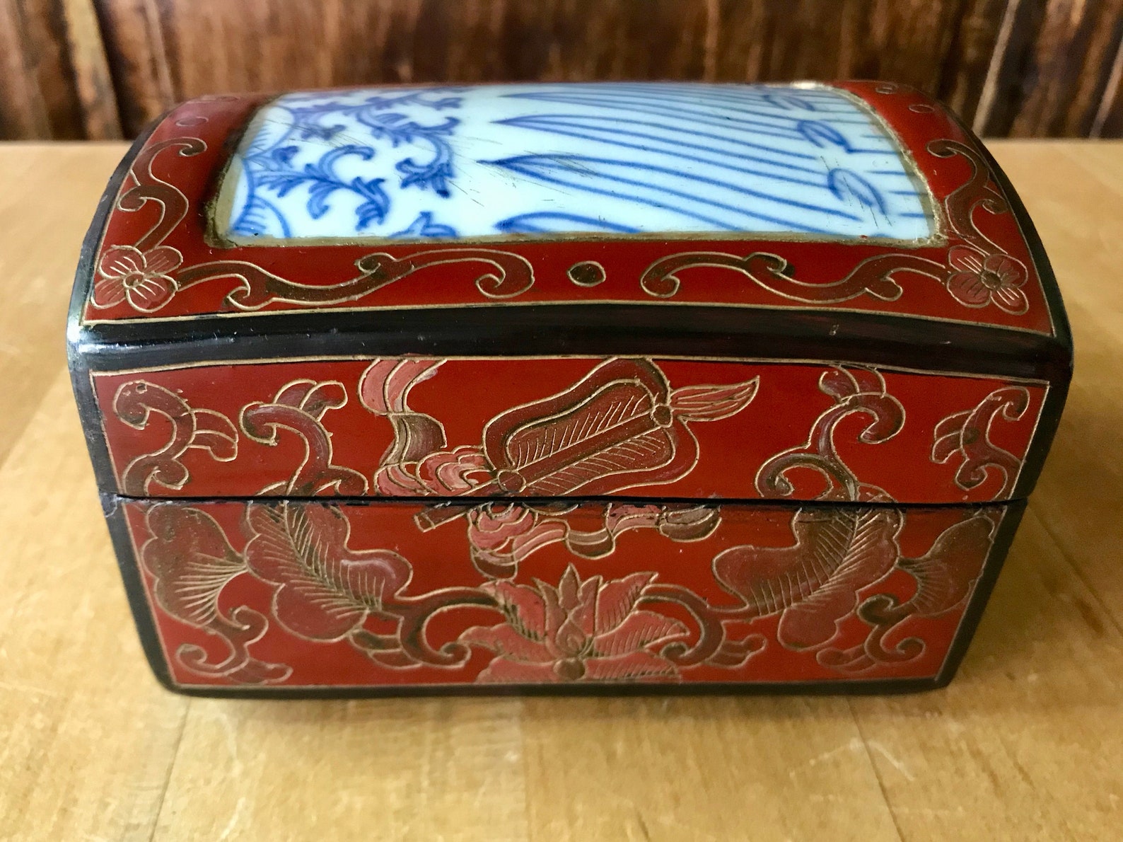 Chinese Red Lacquer Wood Box With Inlaid Blue and White Porcelain Shard ...