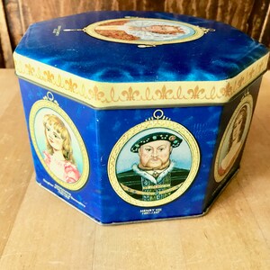 Vintage English Royalty Octagon Shaped Biscuit Tin by Carrs of Carlisle ...