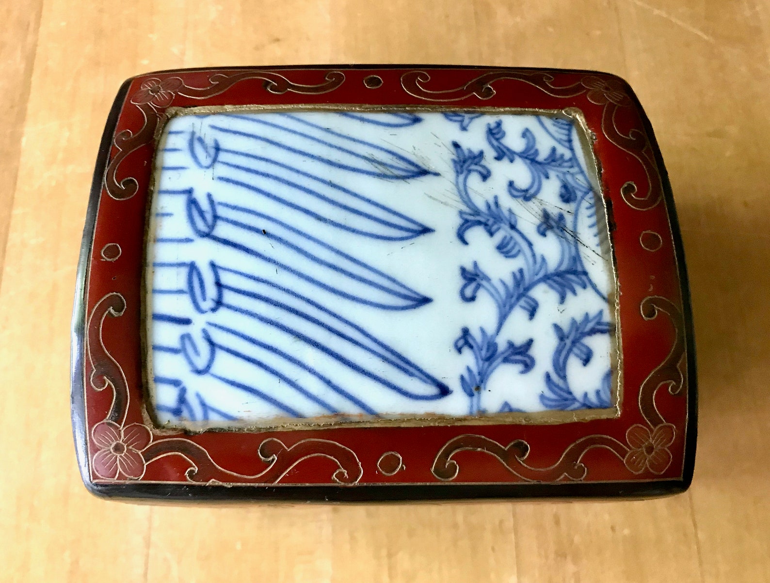 Chinese Red Lacquer Wood Box With Inlaid Blue and White Porcelain Shard ...