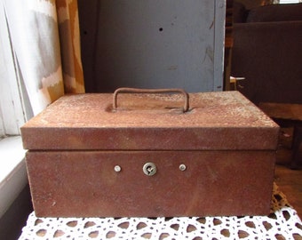 Rusty box | Etsy
