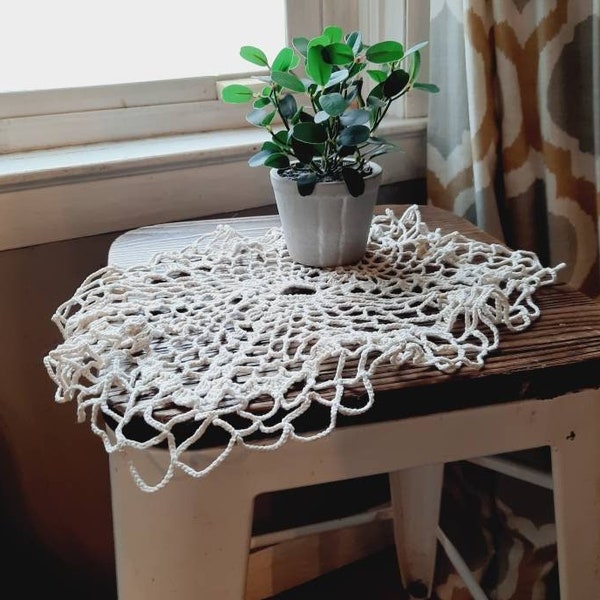 White Vintage End Table - Etsy