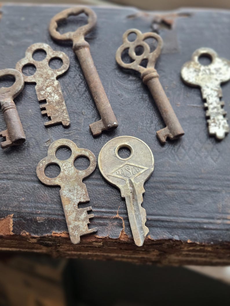 PICK 1 Vintage Skeleton Keys & Old Rusty Iron Metal Warded for ...