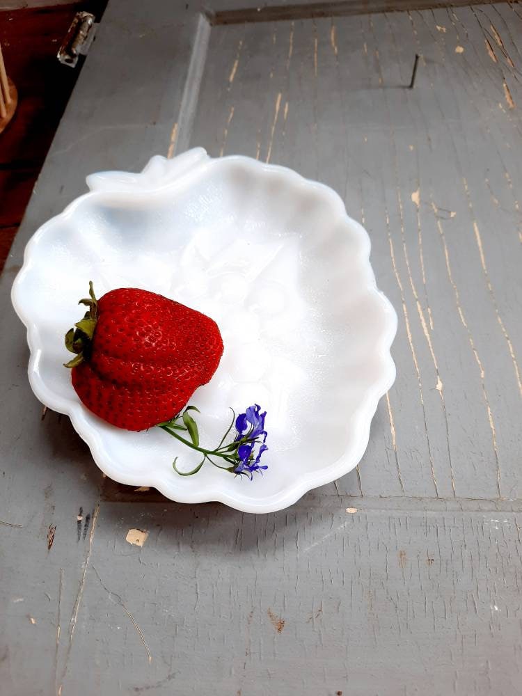 Vintage Milk Glass Berry Fruit Dish Milkglass Plate, Small Summer Tray ...