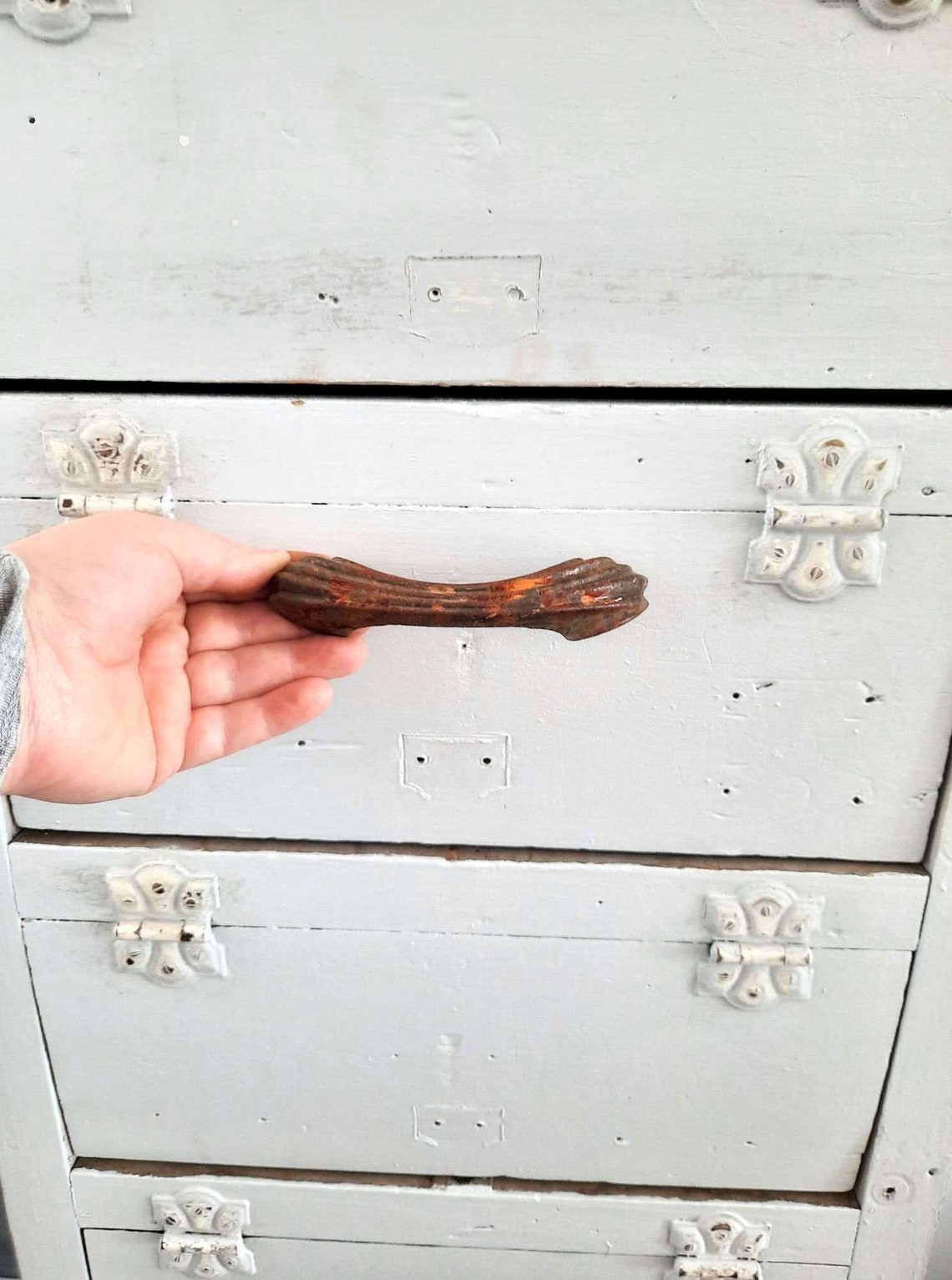 1 Antique Drawer Pull With Rust Rusty Hardware for Dresser | Etsy