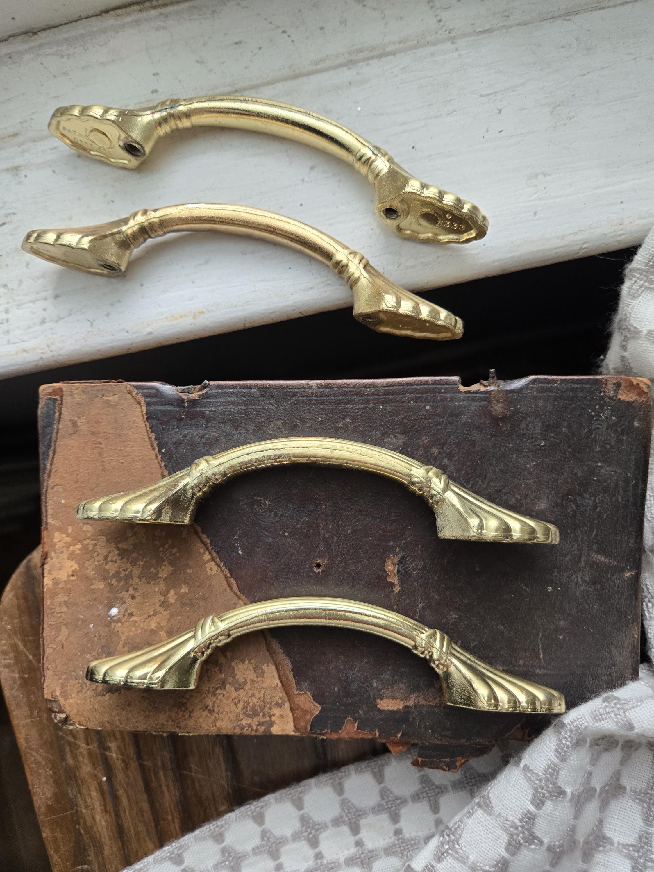 1 Vintage Brass Drawer Pull Light Gold - Ornate Scallop Shell Cabinet ...