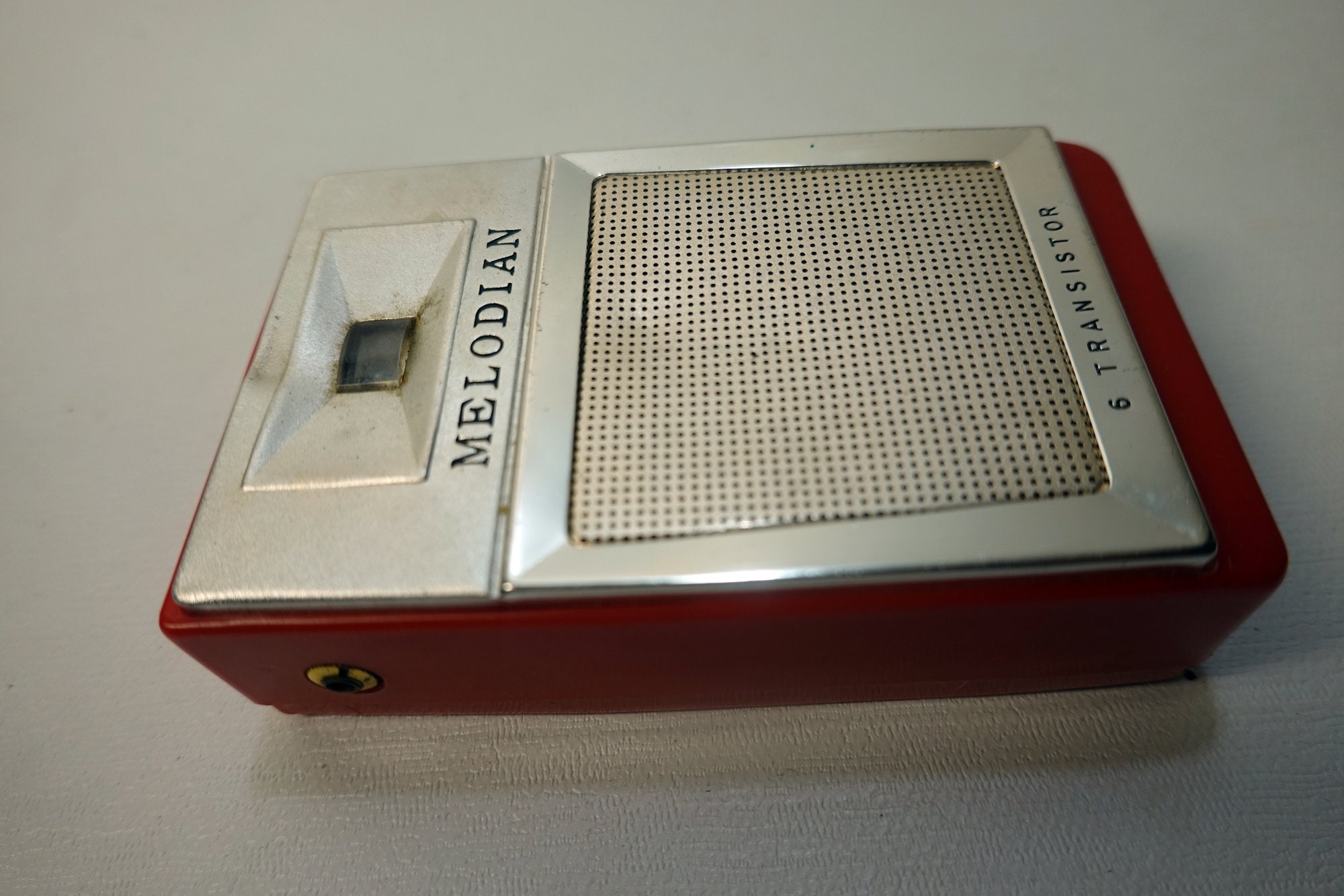 Vintage Melodian Transister Solid State 1960's Radio 9 Volt Battery ...