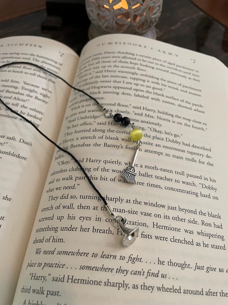 Harry Potter House Hufflepuff Bookmark, Sorting Hat, Hermione Grainger ...
