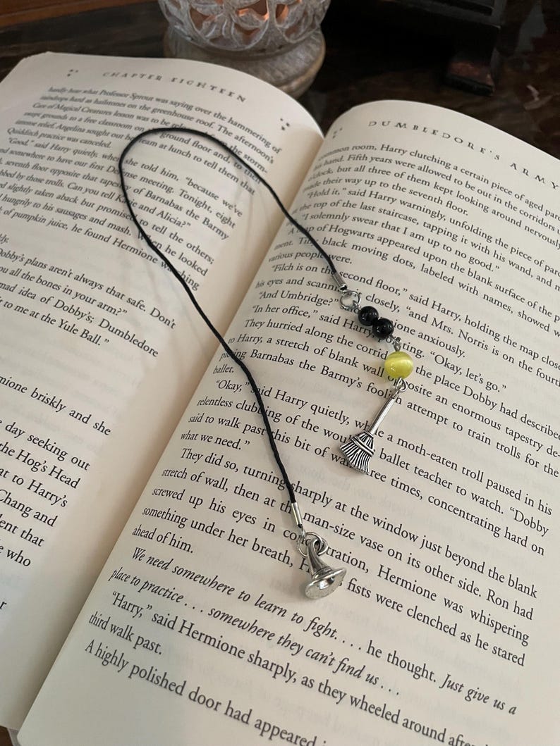 Harry Potter House Hufflepuff Bookmark, Sorting Hat, Hermione Grainger ...