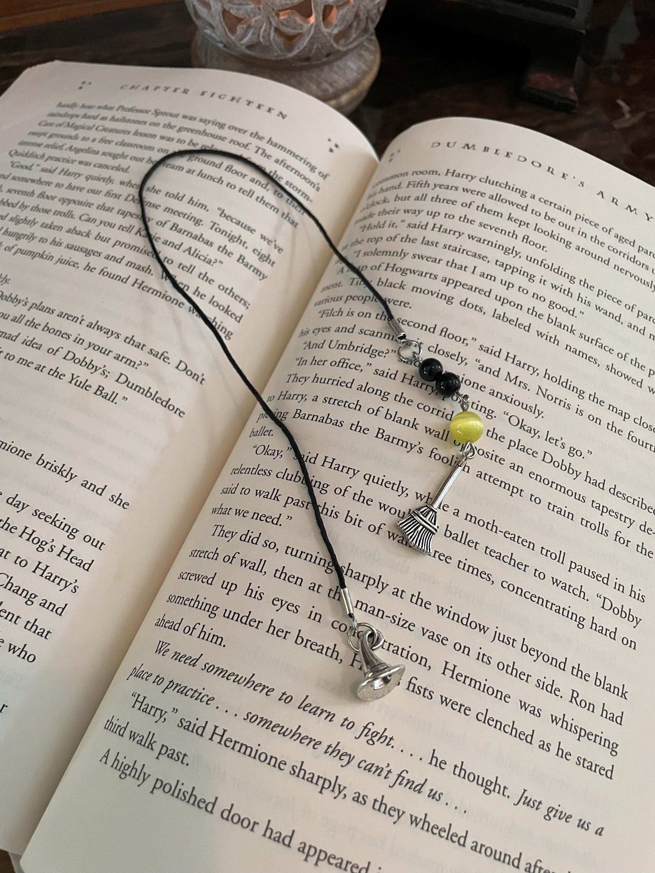 Harry Potter House Hufflepuff Bookmark, Sorting Hat, Hermione Grainger ...