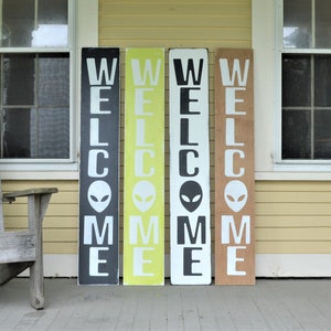 GLOW in the DARK ALIEN Farmhouse Welcome Sign, 5 Ft Tall Farmhouse ...