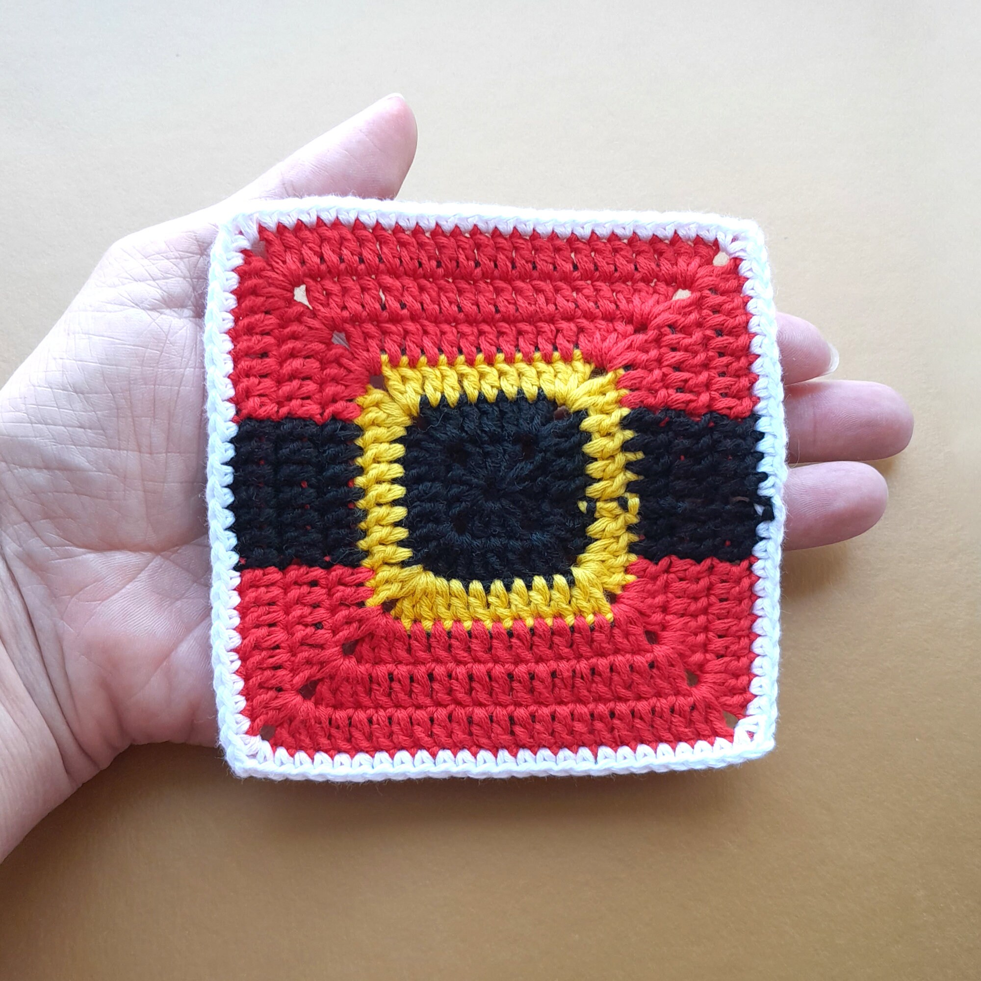 Christmas Granny Square Pattern, Granny Square Holly Berries, Granny ...