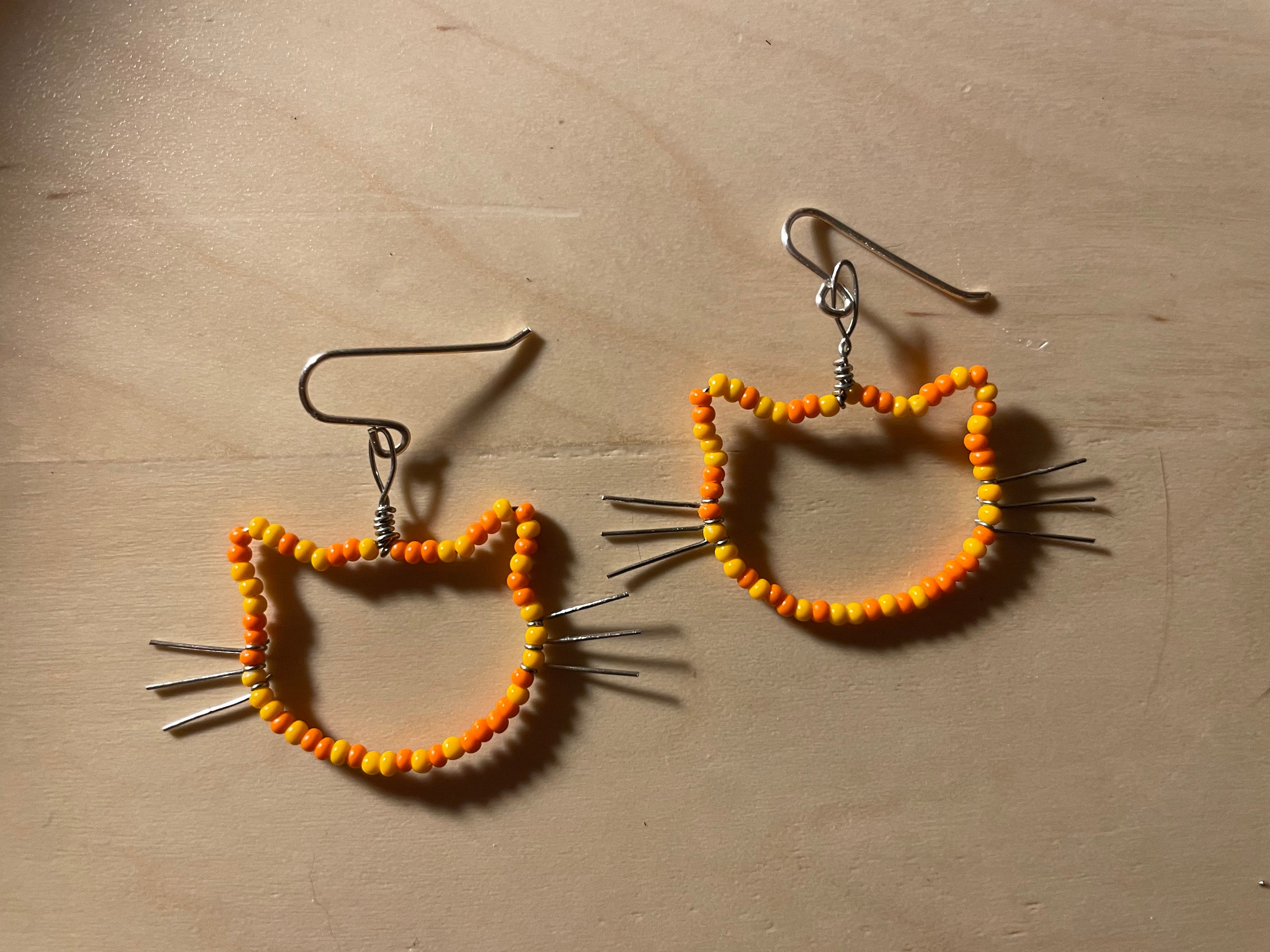 Cat Dangle Earrings With Whiskers - Etsy.de