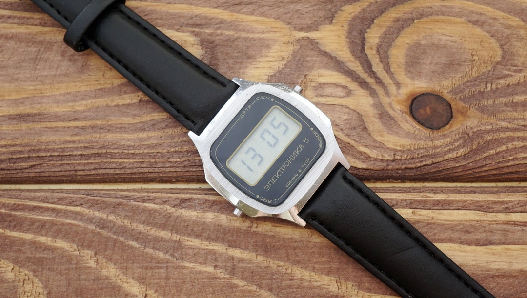 Vintage 24 Hour Dial LCD Soviet Quartz Watch Elektronika 5 - Etsy