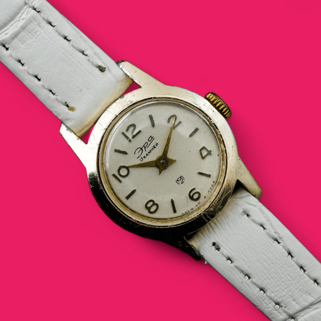 Vintage Small Ladies Watch Era Soviet Mechanical Women's Wristwatch SF ...
