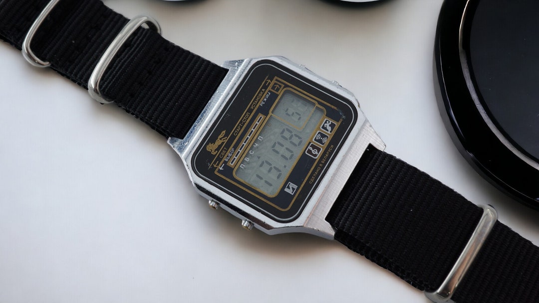 Vintage 24 Hour Dial, LCD Quartz Watch Elektronika Kamerton, 4 Programs ...