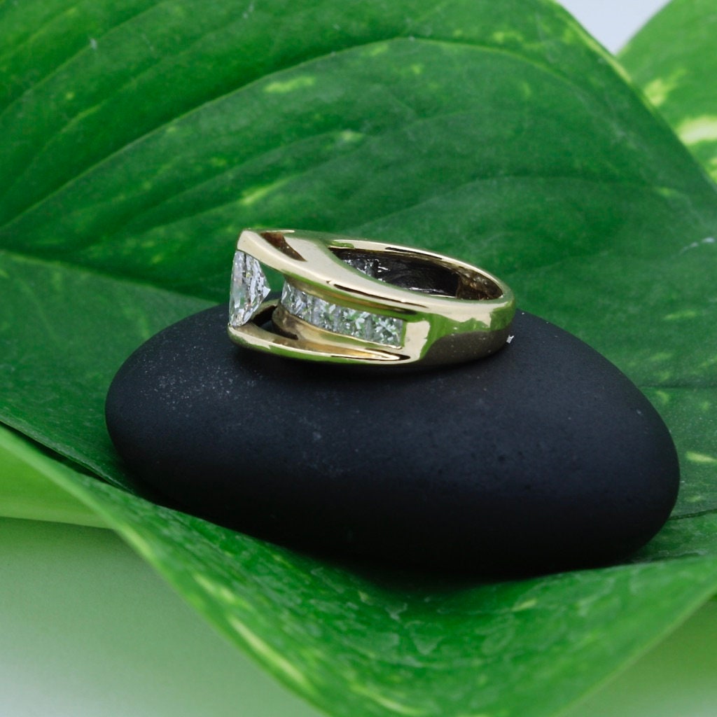 Its magic Floating diamond ring | Etsy