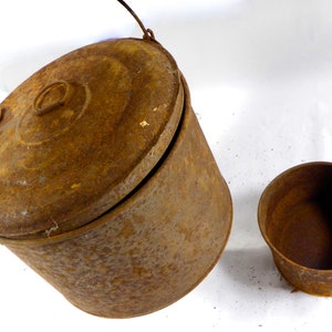 Vintage Rusty Relic Hobo Camp Cook Kit, Two Quart Pot and Big Coffee ...