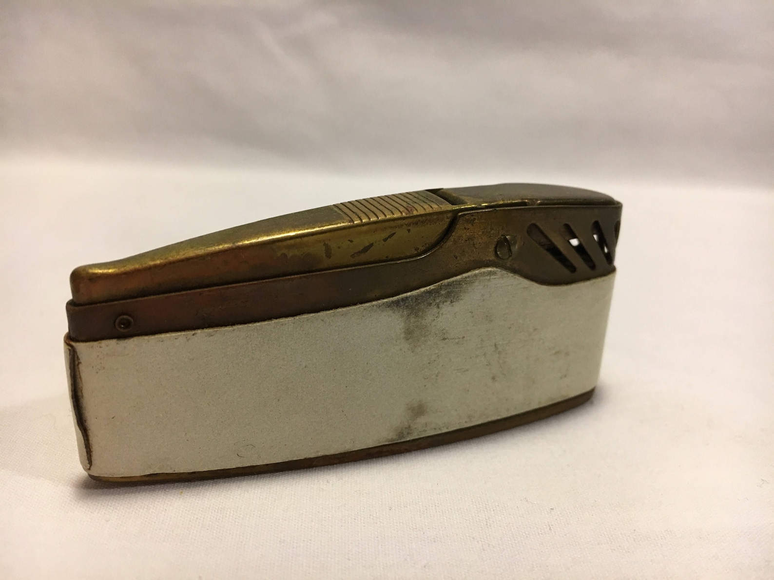 Ladies Vintage Royal Star Gold Lighter With Leather Band Butterfly ...