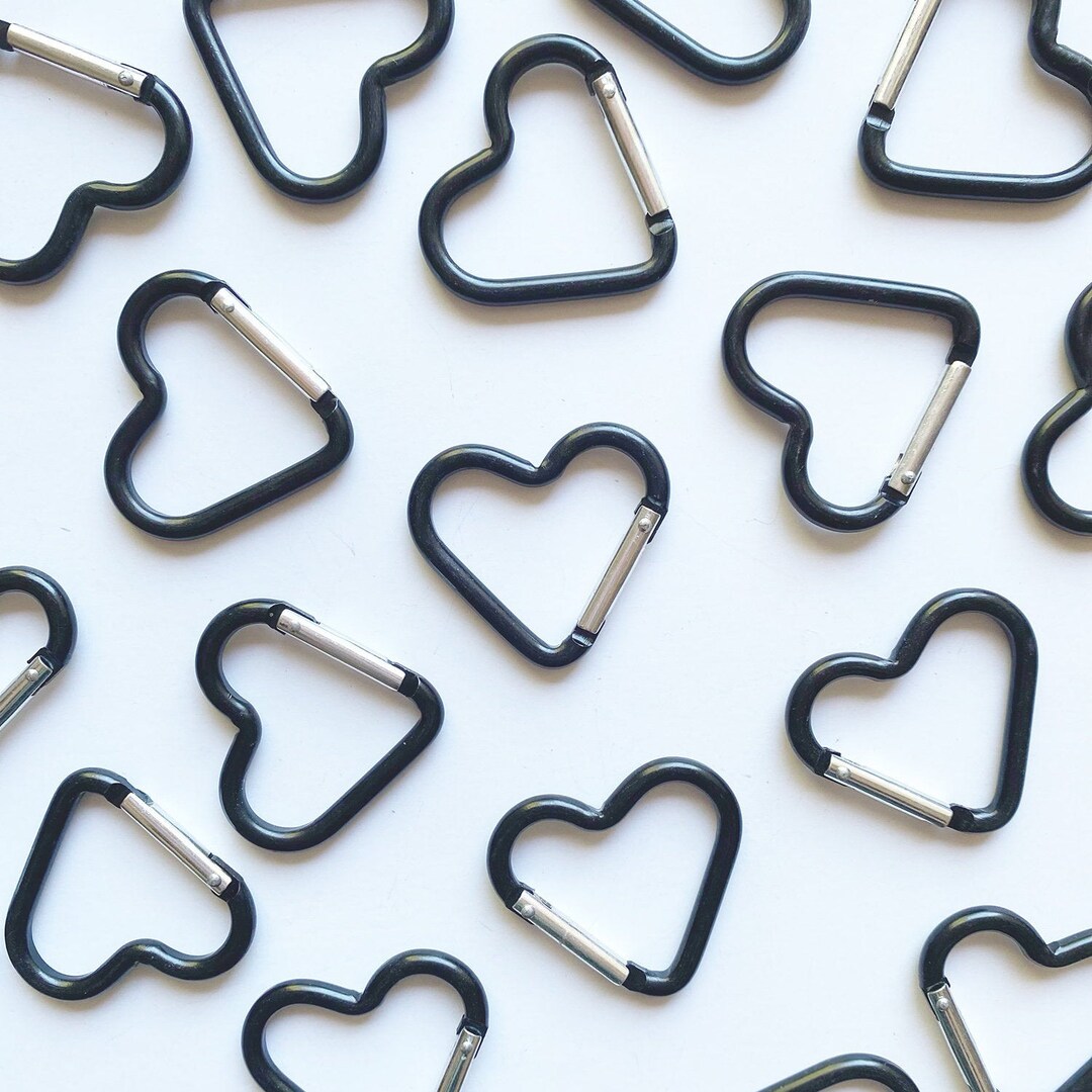 Black Heart Carabiner Key Chain - Etsy