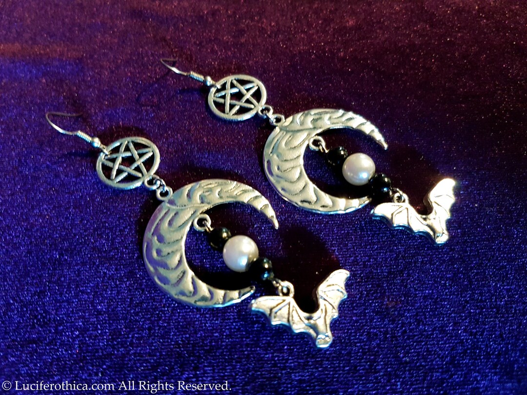Gothic Bat Moon Pentagram Earrings - Vampire Inverted Pentagram ...
