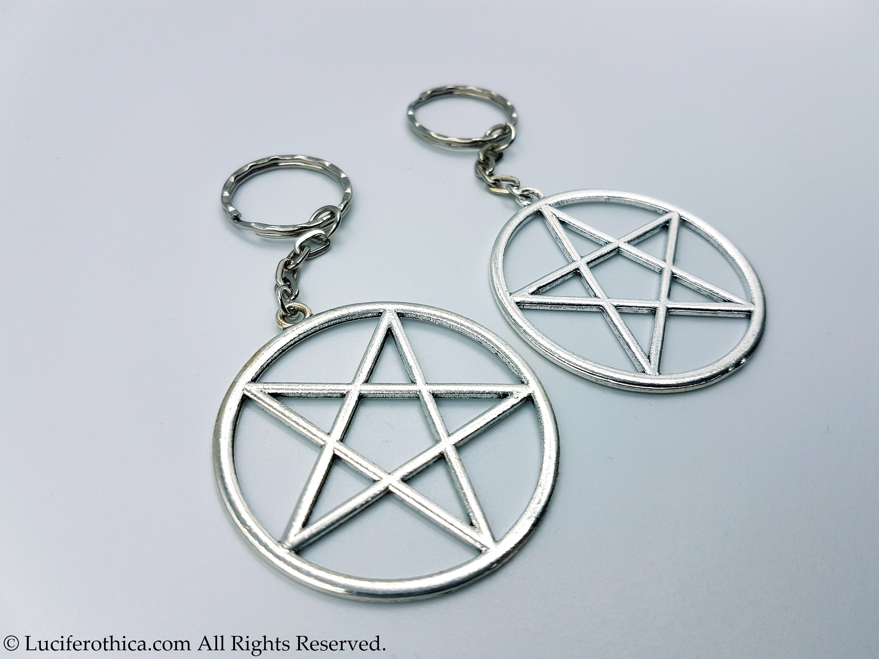 Pentagram Keychain (Normal / Inverted)
