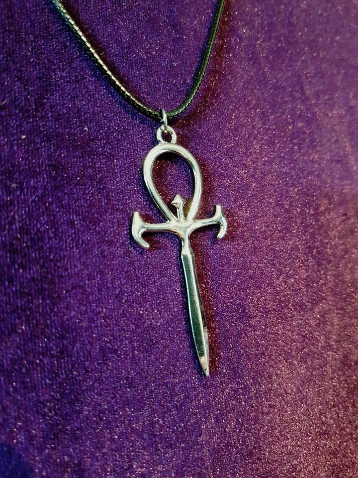 Vampire Ankh Pendant (2styles)