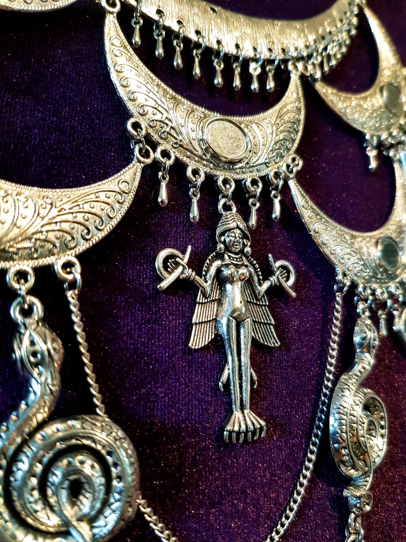 Ereshkigal sumerian necklace burney relief lilith vampire demonic ...