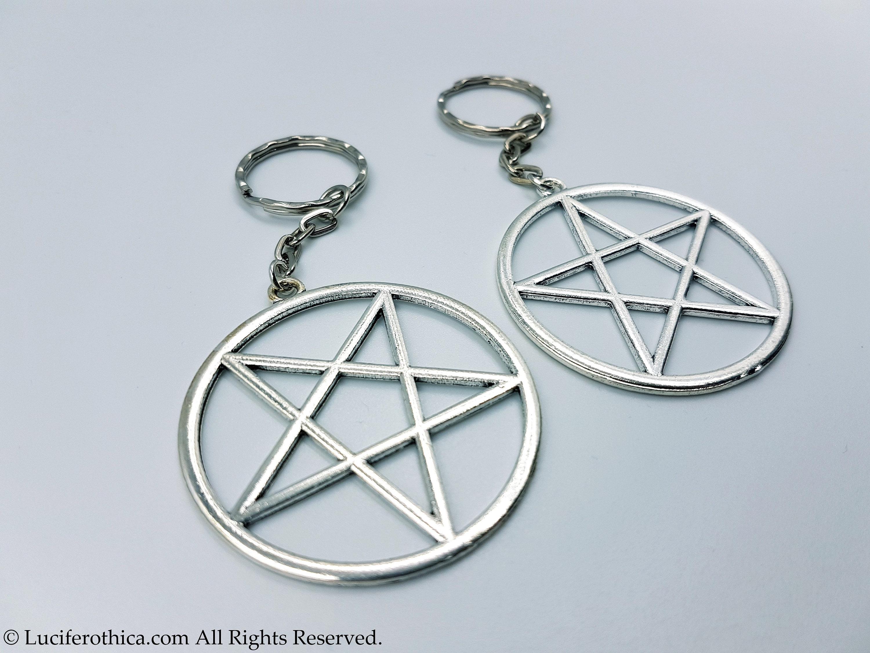 Pentagram Keychain (Normal / Inverted)