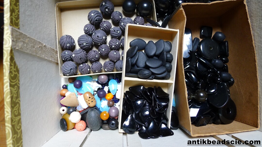 720 Grams Beads Assortment Antique Beads - Etsy