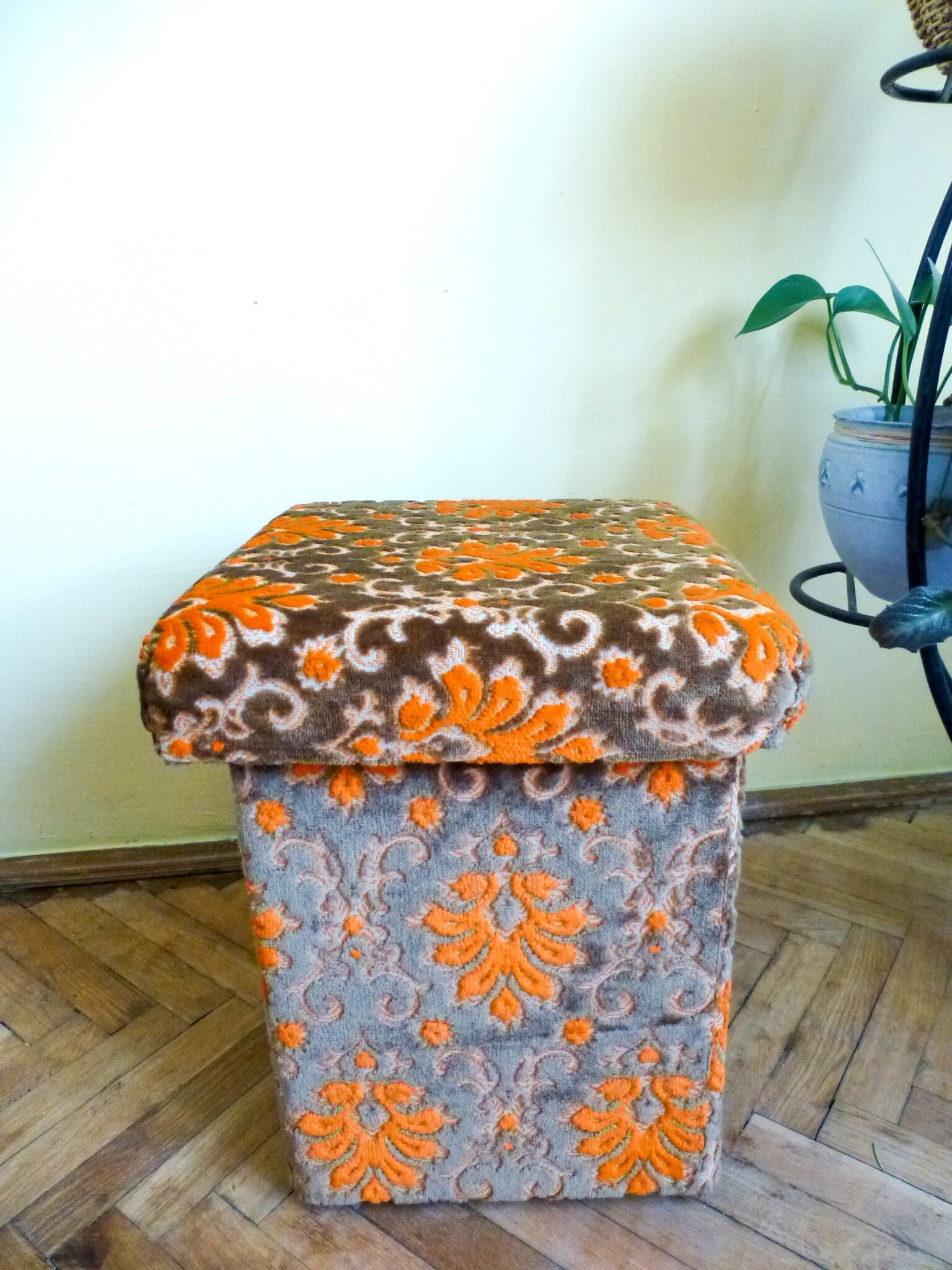 Vintage Ottoman,vintage Furniture ,stool,mid Century Vintage Pouffe ...