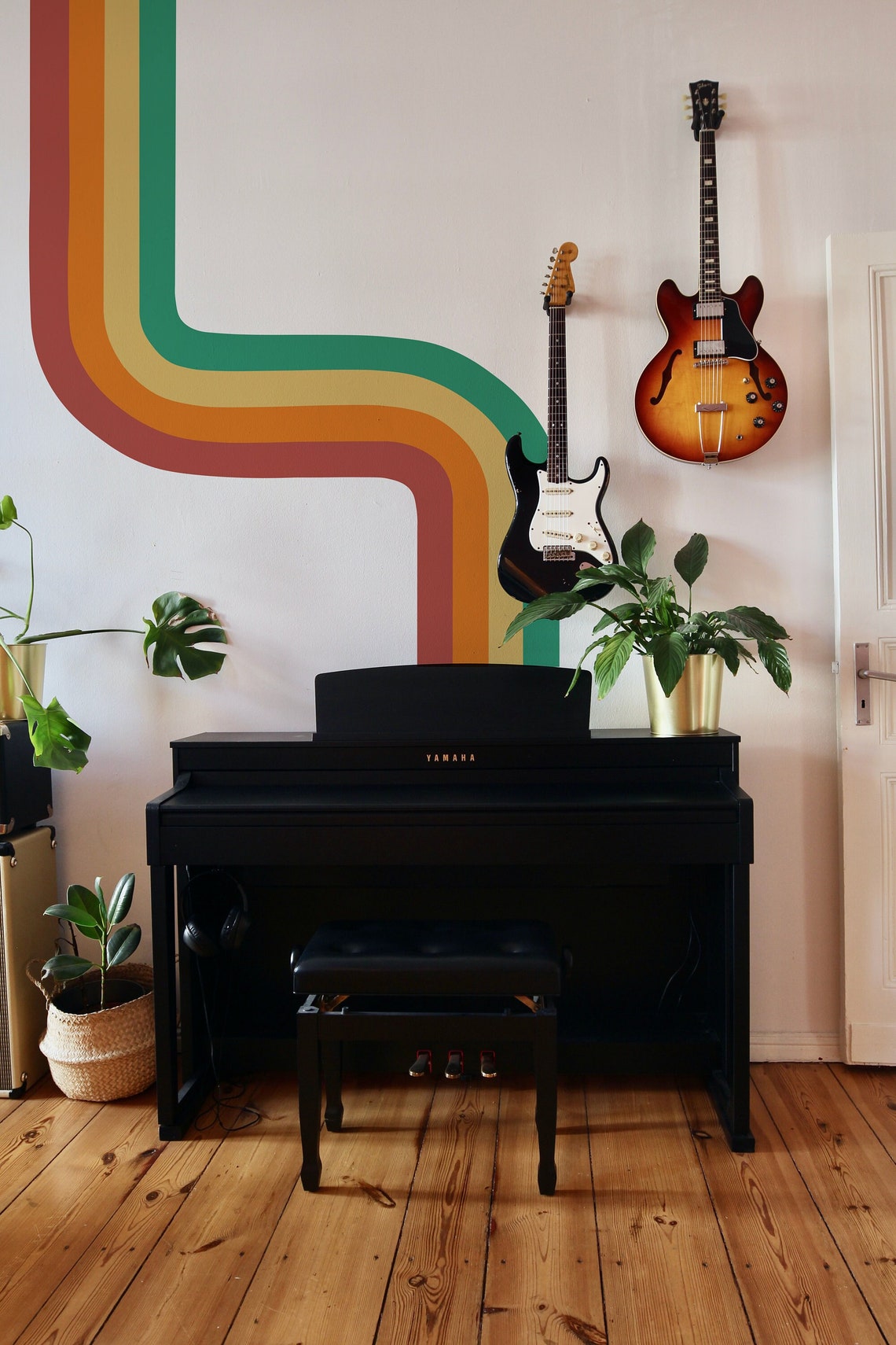 Retro Stripe Curved Mural // 70's Wall Border Decal / Retro Wallpaper ...