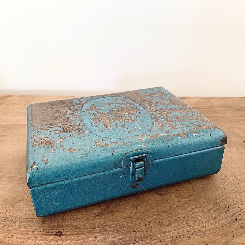 Metal Gift Box - 60+ Gift Ideas for 2025