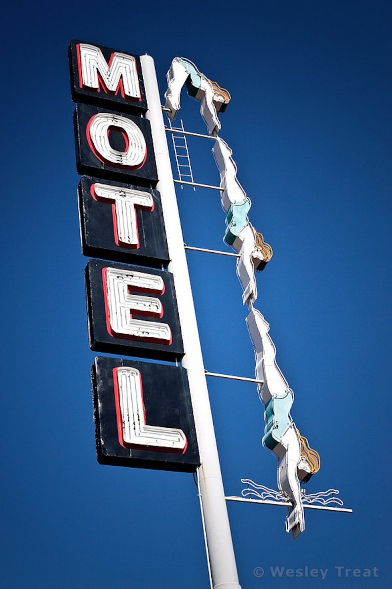 Starlite Motel Diving Lady - Neon Hotel Sign Photograph - Etsy