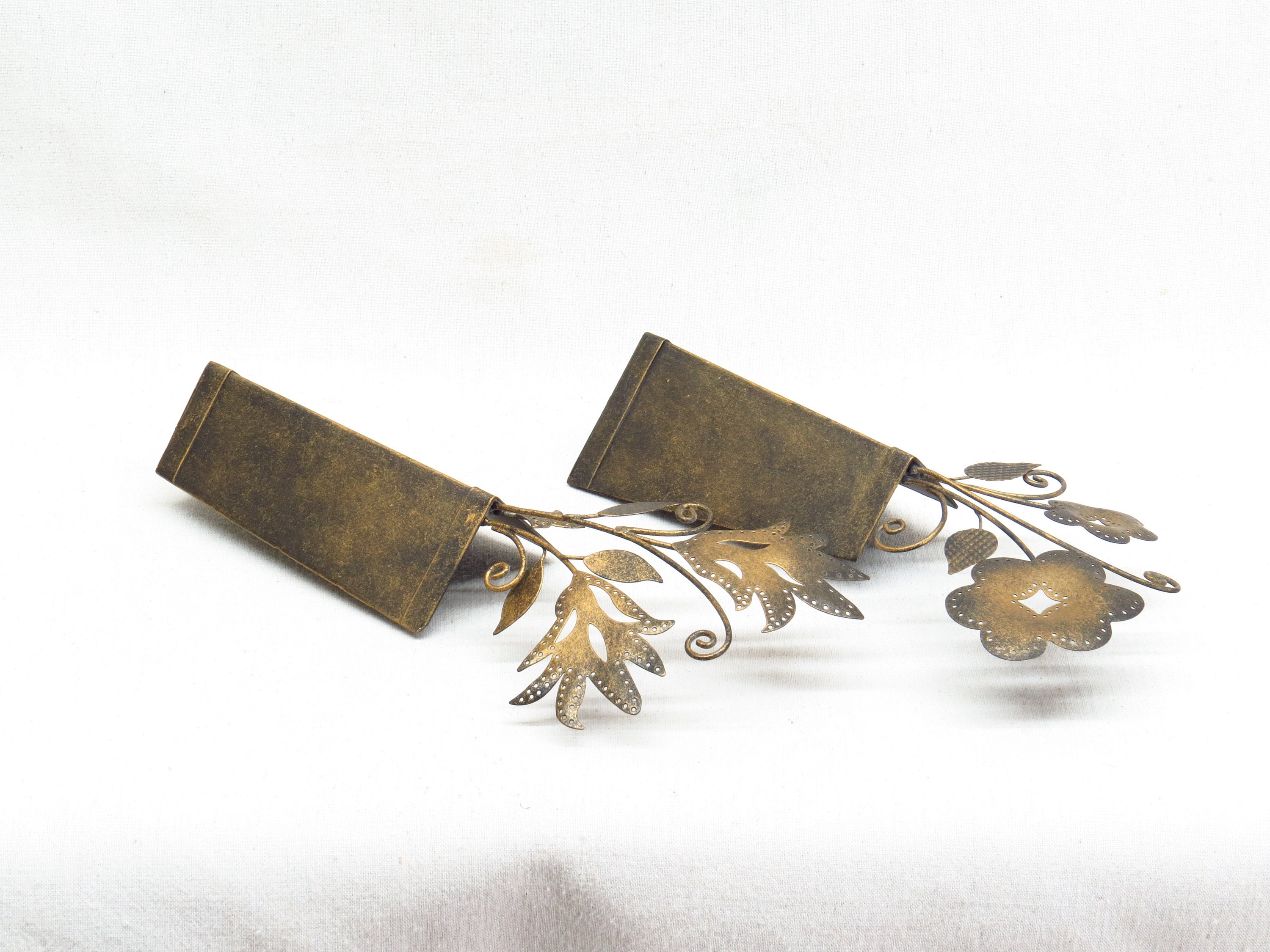 Set of Two Flower Design Painted Metal Wall Pockets - Etsy