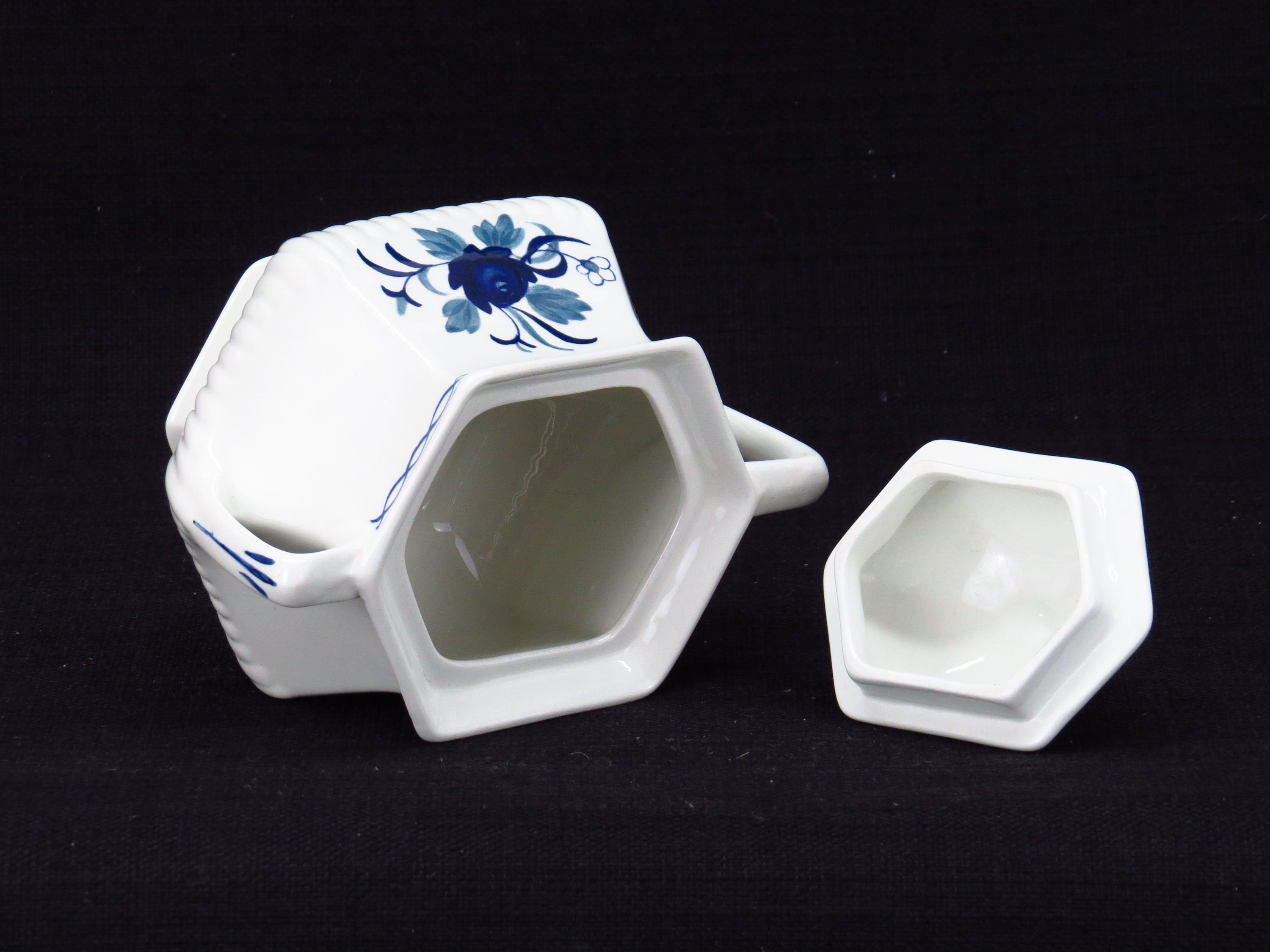 Vintage Adams Real English Ironstone Baltic Pattern Blue & White Floral ...