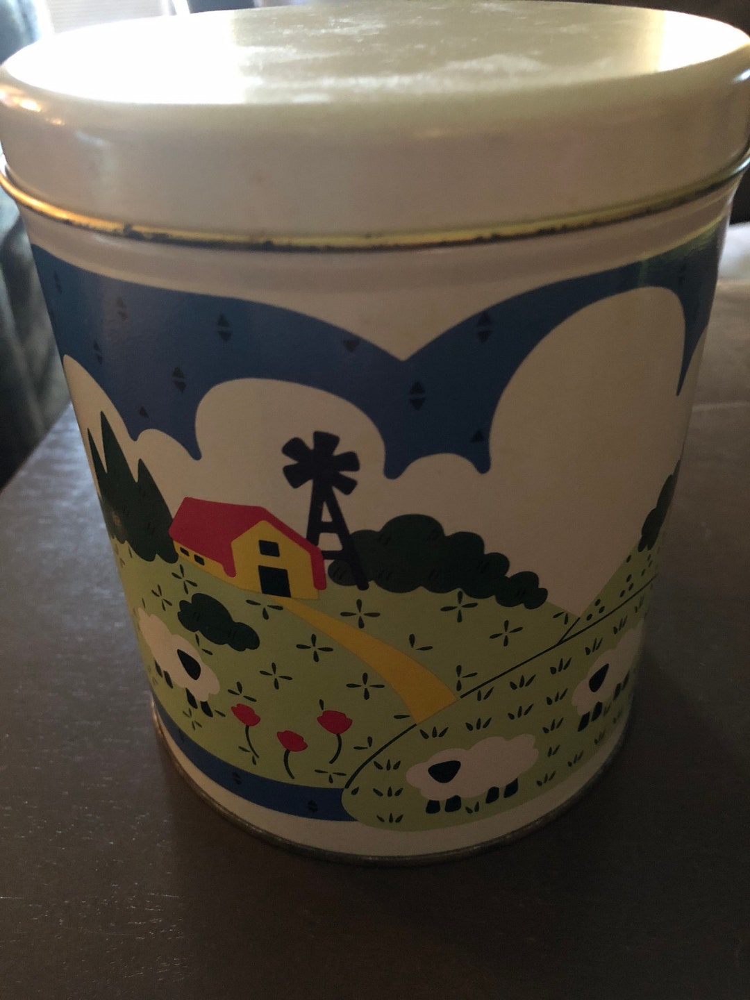 Cute Vintage Tin - Etsy