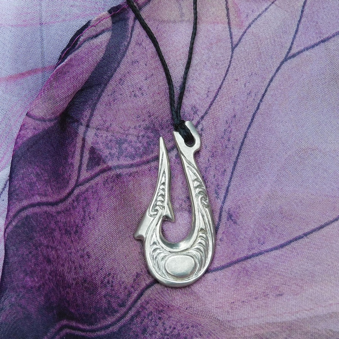Maori Fish Hook Pendant, Whanau Hook: Handcrafted Pewter, Adjustable ...